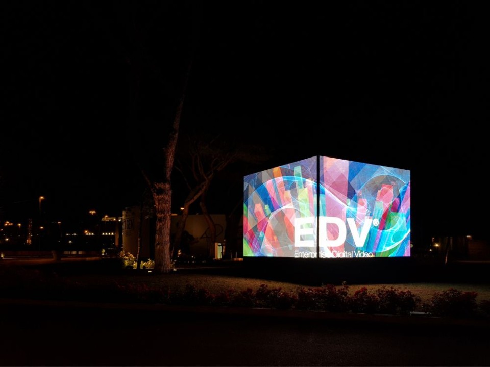 Adottare il Digital Signage nel mondo del #Retail Adottare il Digital Signage nel mondo del #Retail