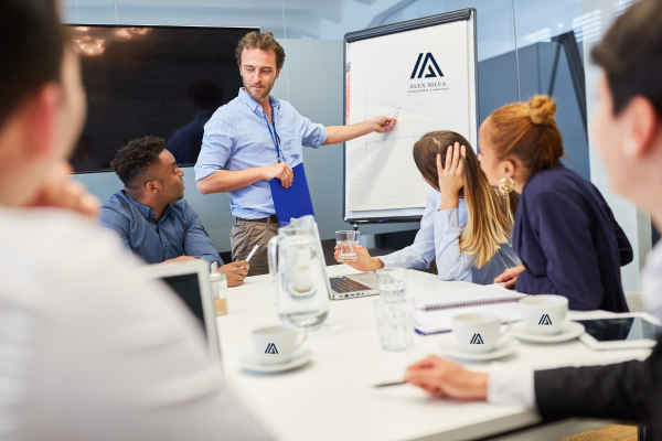 Desvendando as Vantagens da Consultoria em Perfis do LinkedIn Desvendando as Vantagens da Consultoria em Perfis do LinkedIn