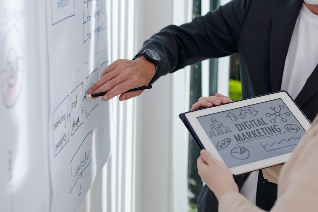 Potencia tu estrategia de marketing digital Potencia tu estrategia de marketing digital