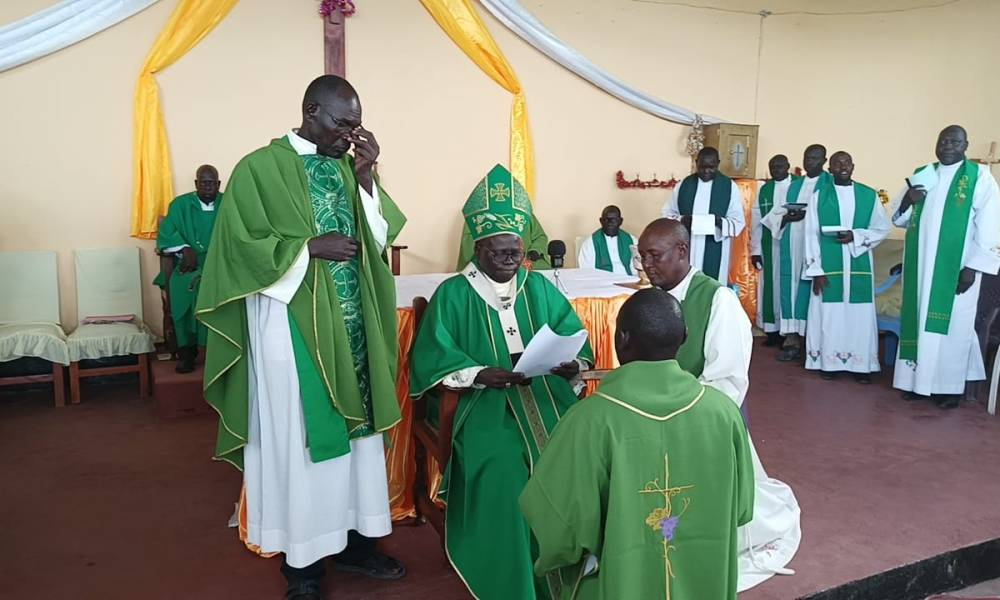 Clergy eager to receive Cardinal Ameyu Clergy eager to receive Cardinal Ameyu