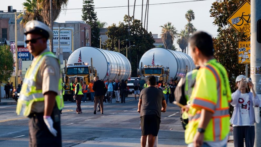 NewsFlash.one on LinkedIn: Huge rocket motors arrive at Los Angeles ... NewsFlash.one on LinkedIn: Huge rocket motors arrive at Los Angeles ...