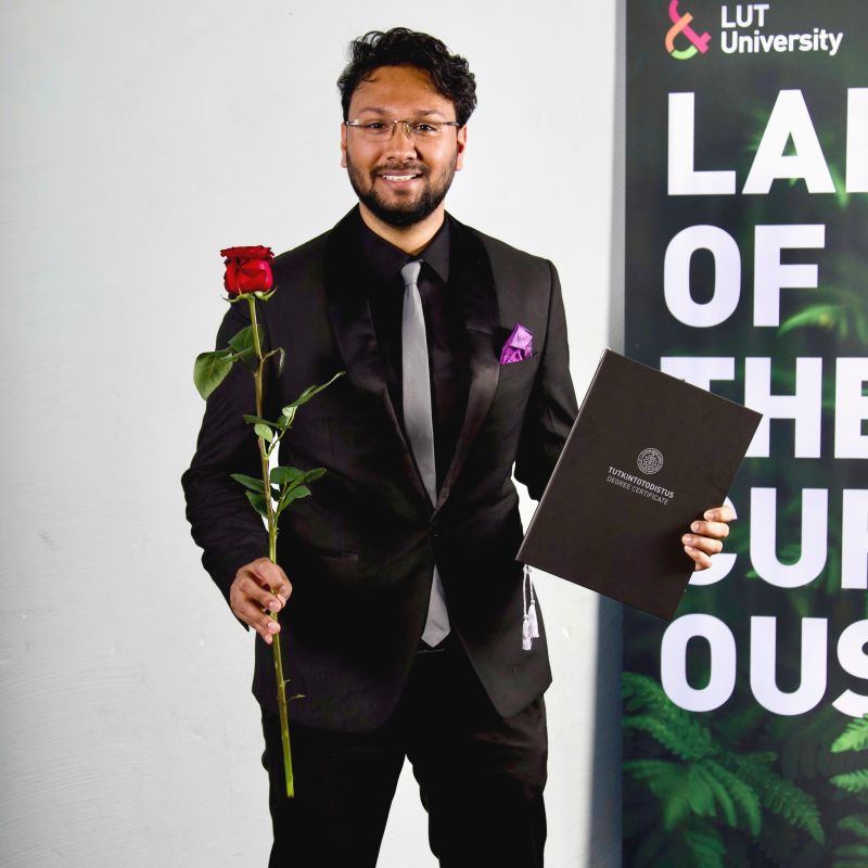 Roshan Vijay Devullapalli on LinkedIn: #graduation #lutuniversity | 26 ... Roshan Vijay Devullapalli on LinkedIn: #graduation #lutuniversity | 26 ...