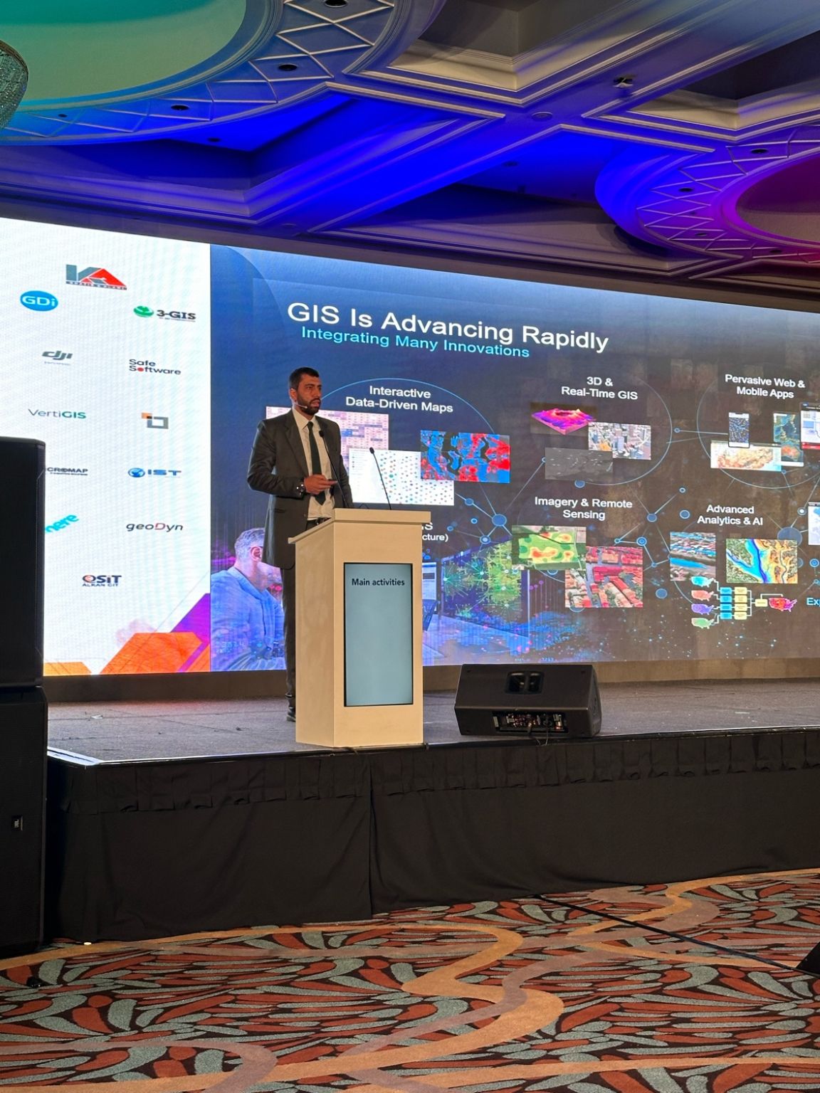 Mazen El Bizri on LinkedIn: Mohamed Issa delivering Esri regional ... Mazen El Bizri on LinkedIn: Mohamed Issa delivering Esri regional ...