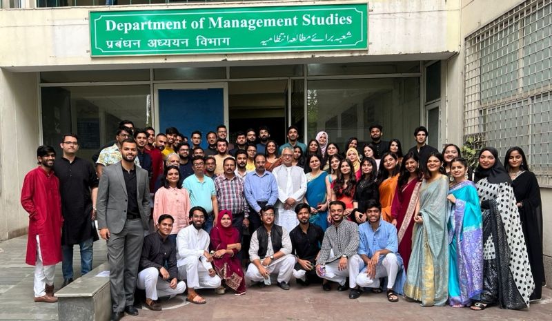 Mahvish Khalid on LinkedIn: #team #mba #teachers #lastday | 26 comments Mahvish Khalid on LinkedIn: #team #mba #teachers #lastday | 26 comments