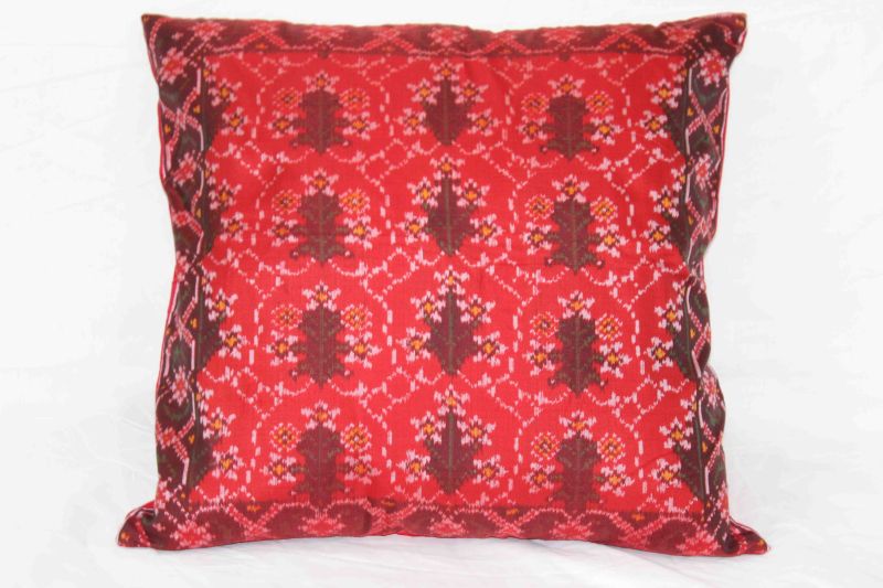 Tushar Vyas on LinkedIn: Indian Handwoven Cushion Cover Tushar Vyas on LinkedIn: Indian Handwoven Cushion Cover