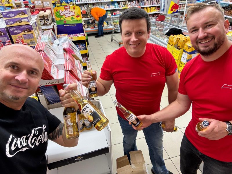 Dariusz Guzowski on LinkedIn: #oneteam #weoveri #togetherisbetter Dariusz Guzowski on LinkedIn: #oneteam #weoveri #togetherisbetter