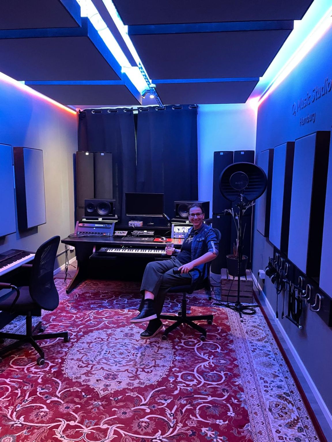 Katrin Adolph on LinkedIn: #o2 #o2musicstudiohamburg #latergram Katrin Adolph on LinkedIn: #o2 #o2musicstudiohamburg #latergram