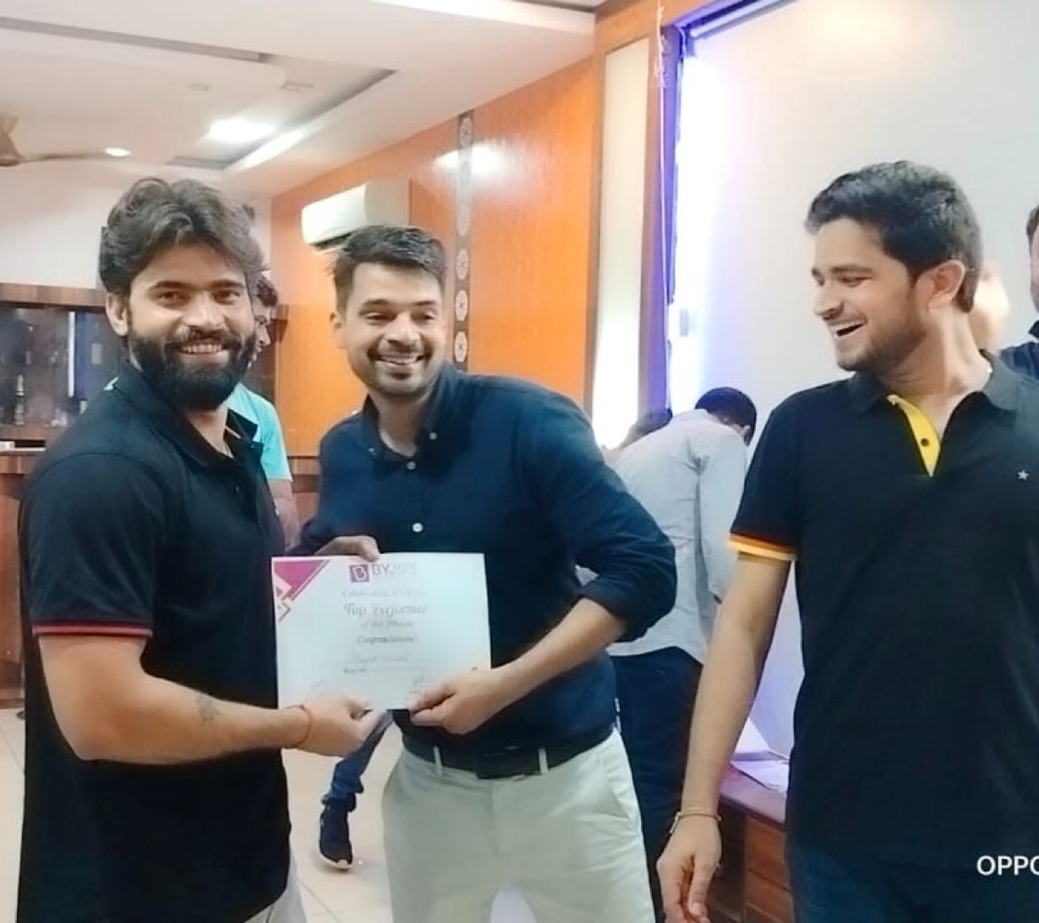 Vinayak Tiwari on LinkedIn: *best TL award* Thanks a lot Kshitij Jindal ... Vinayak Tiwari on LinkedIn: *best TL award* Thanks a lot Kshitij Jindal ...