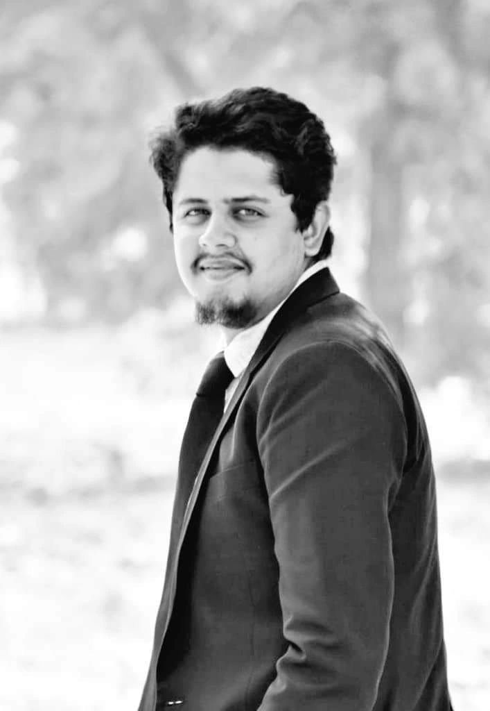khursheed khan on LinkedIn: لعنت ہو ایسے ملک پر جہاں باپ اپنے بیٹوں کو ... khursheed khan on LinkedIn: لعنت ہو ایسے ملک پر جہاں باپ اپنے بیٹوں کو ...