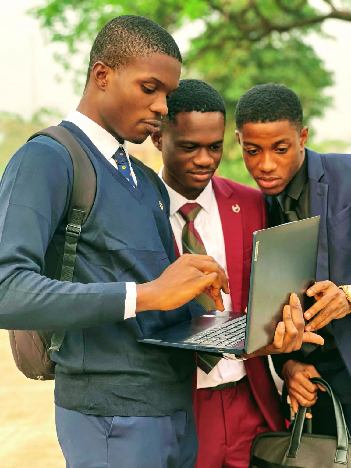 Clinton Nwachukwu on LinkedIn: Python's Django - 👩💻⚡ Django is the ... Clinton Nwachukwu on LinkedIn: Python's Django - 👩💻⚡ Django is the ...