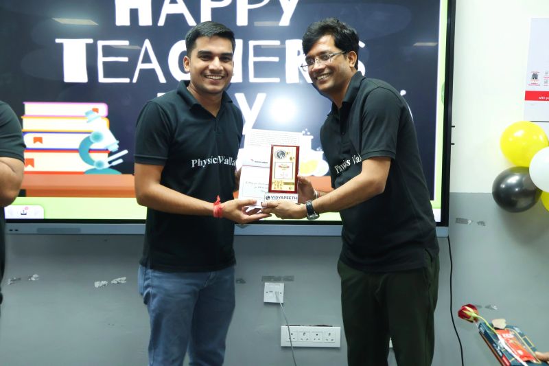 Mukul Anand on LinkedIn: Pleased to receive STAR PERFORMER OF THE MONTH ... Mukul Anand on LinkedIn: Pleased to receive STAR PERFORMER OF THE MONTH ...