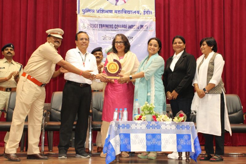 Dr. Maya Bohra on LinkedIn: Invited as a resource person by Police ... Dr. Maya Bohra on LinkedIn: Invited as a resource person by Police ...