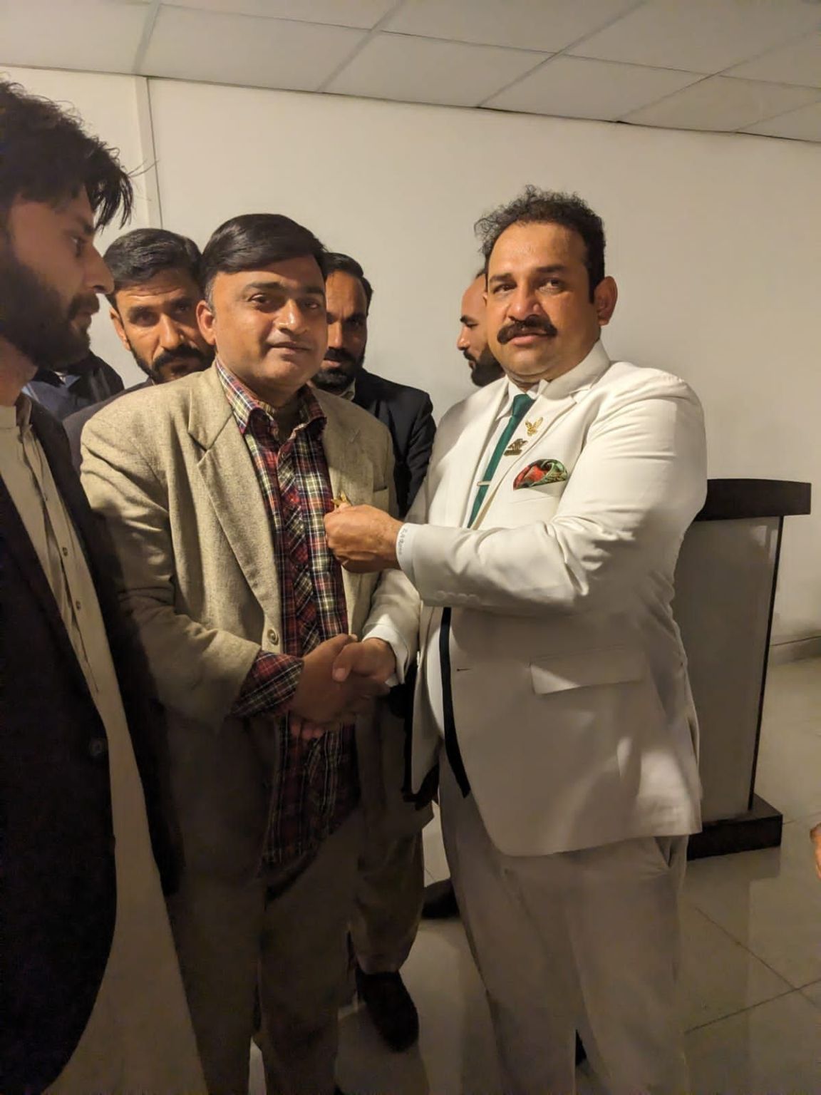 Muhammad Ramzan on LinkedIn: Getting Eagle 🦅 Award from Zahid Ali Rana ... Muhammad Ramzan on LinkedIn: Getting Eagle 🦅 Award from Zahid Ali Rana ...