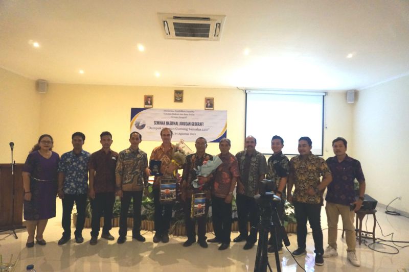 Universitas Pendidikan Ganesha on LinkedIn: Seminar Nasional Geografi ... Universitas Pendidikan Ganesha on LinkedIn: Seminar Nasional Geografi ...