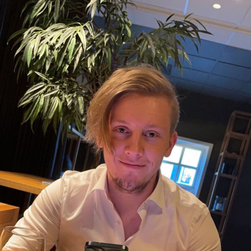 Håkon Bjerke - Servitør - Kaffehjørnet | LinkedIn Håkon Bjerke - Servitør - Kaffehjørnet | LinkedIn