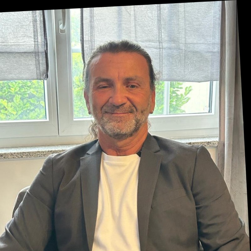 Georgios Papageorgiou – Bluttransporte – Selbstständig | LinkedIn Georgios Papageorgiou – Bluttransporte – Selbstständig | LinkedIn