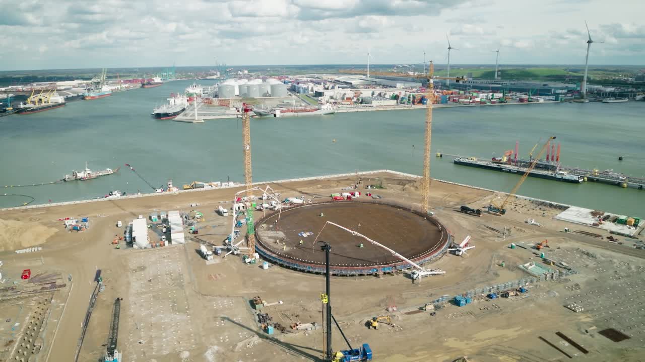 Yannick Schmitt on LinkedIn: Building the ethane tank - the logistical ... Yannick Schmitt on LinkedIn: Building the ethane tank - the logistical ...