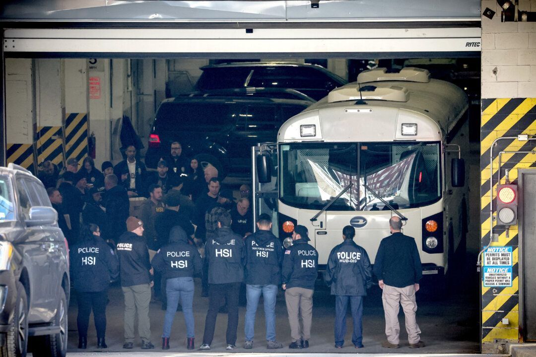 The Epoch Times on LinkedIn: 70 NYCHA Employees Charged in Biggest ... The Epoch Times on LinkedIn: 70 NYCHA Employees Charged in Biggest ...