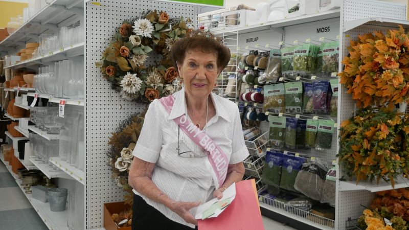 Donna Digman on LinkedIn: This 100-year-old woman still works 4 days a ... Donna Digman on LinkedIn: This 100-year-old woman still works 4 days a ...