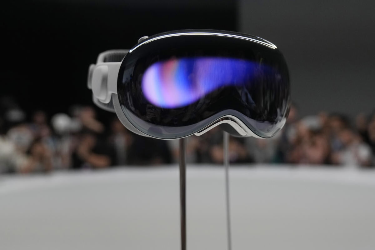 Yahoo Finance on LinkedIn: Apple tries to distance itself from Meta ... Yahoo Finance on LinkedIn: Apple tries to distance itself from Meta ...