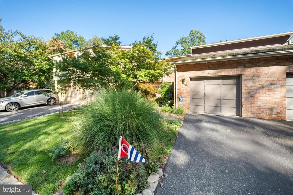 Dana Hollish Hill on LinkedIn: 10729 Gloxinia Drive Rockville, MD 20852 Dana Hollish Hill on LinkedIn: 10729 Gloxinia Drive Rockville, MD 20852