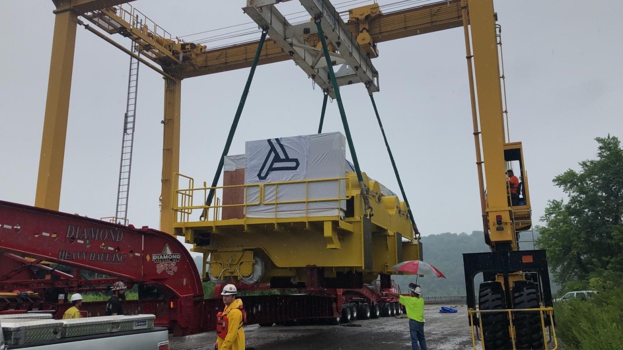 Heavy Haul: Navigating the Challenges of Transporting Oversized Cargo ... Heavy Haul: Navigating the Challenges of Transporting Oversized Cargo ...