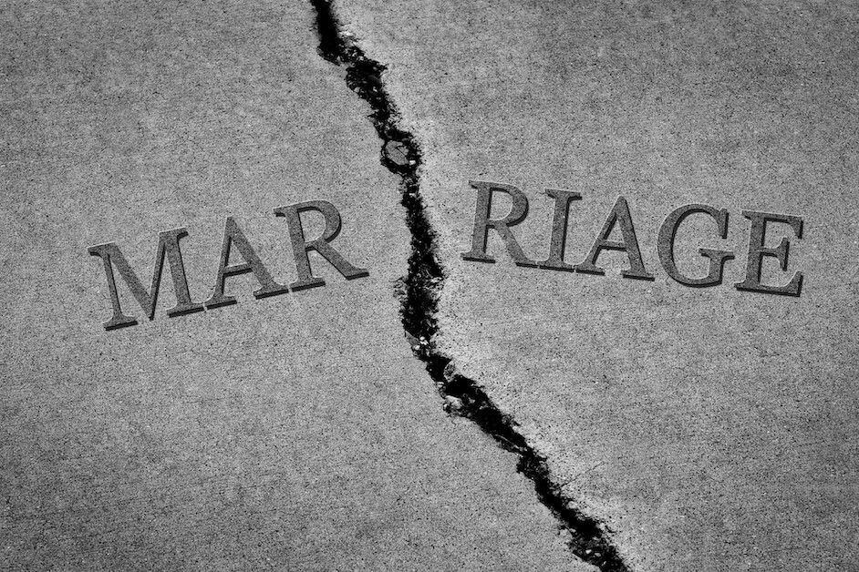 5 Signs That It Is Time To End The Marriage 5 Signs That It Is Time To End The Marriage
