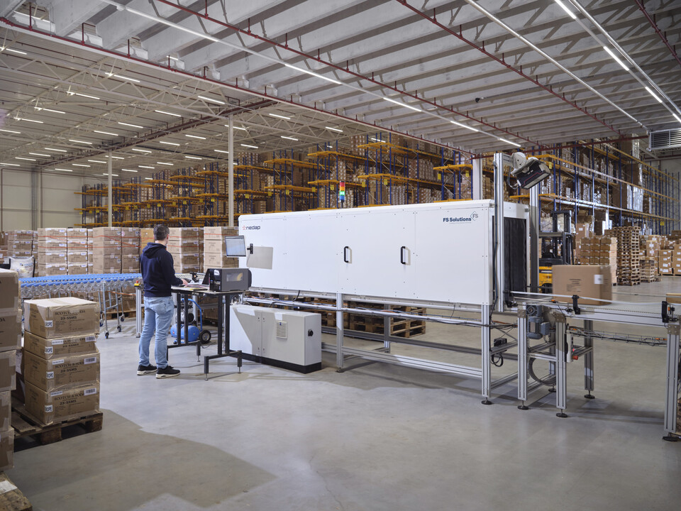 Why Machine Learning matters for the perfect performance of RFID tunnels Why Machine Learning matters for the perfect performance of RFID tunnels