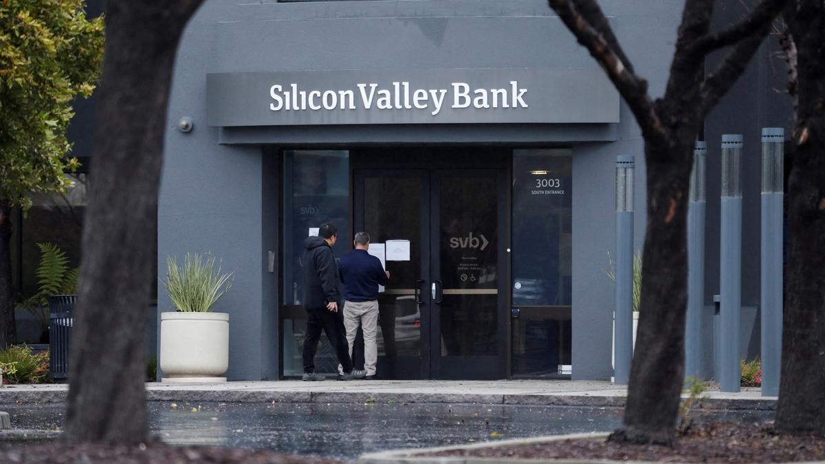 Silicon Valley Bank and Reason behind it’s collapse Silicon Valley Bank and Reason behind it’s collapse