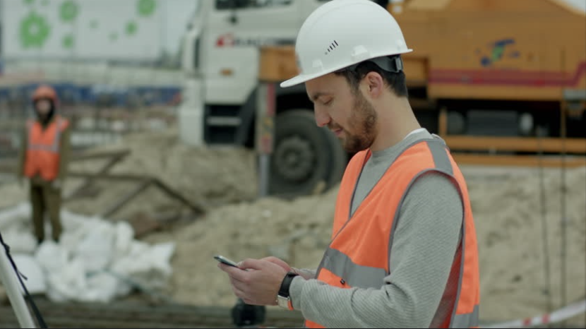 Why Ignoring Mobile Tech in Internal Comms Could Cost You Your Job Why Ignoring Mobile Tech in Internal Comms Could Cost You Your Job