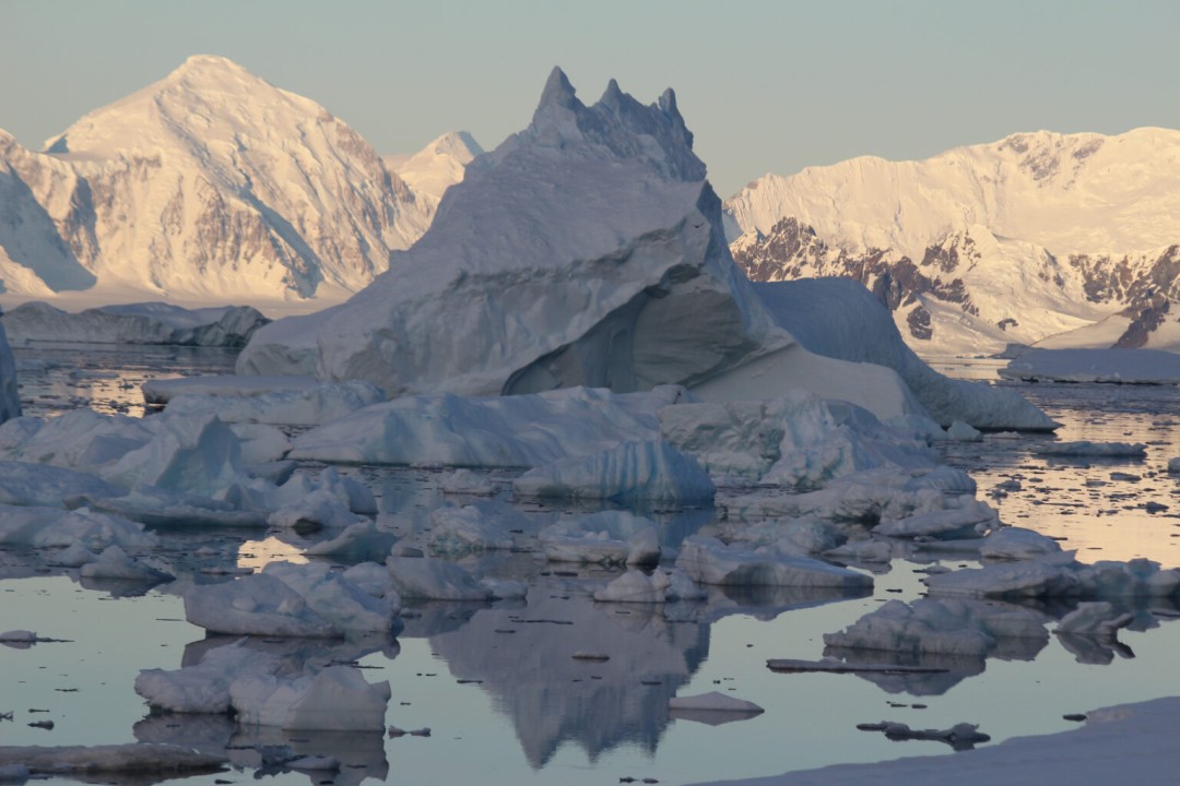Increasing melting of West Antarctic ice shelves may be unavoidable Increasing melting of West Antarctic ice shelves may be unavoidable