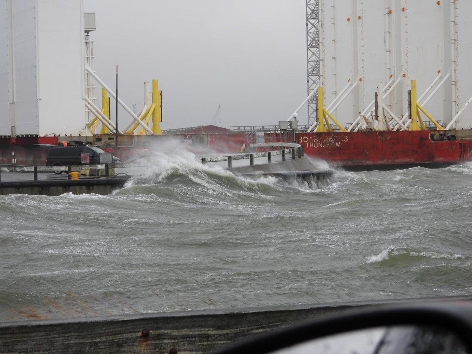 Navigating the Storm: Adapting Ports to Extreme Weather Challenges Navigating the Storm: Adapting Ports to Extreme Weather Challenges