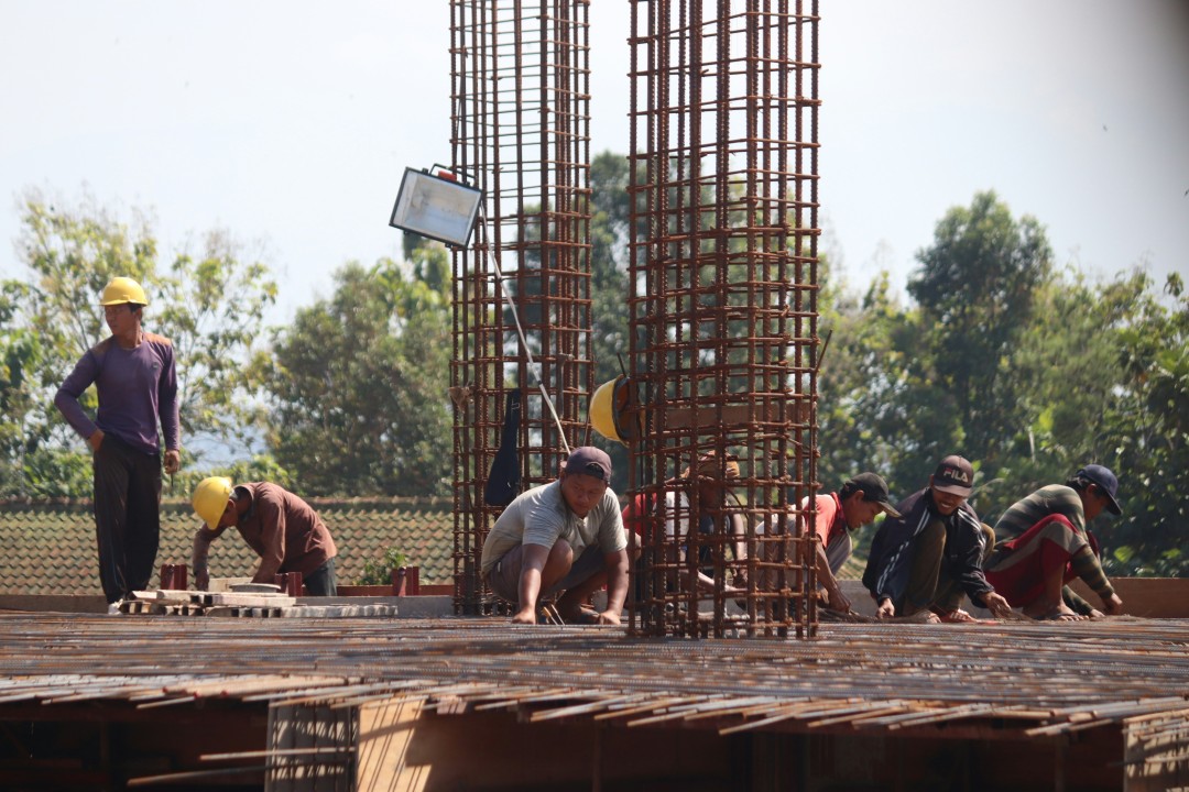 Prioritising Employee Safety: A Cornerstone of Workplace Well-being. Prioritising Employee Safety: A Cornerstone of Workplace Well-being.