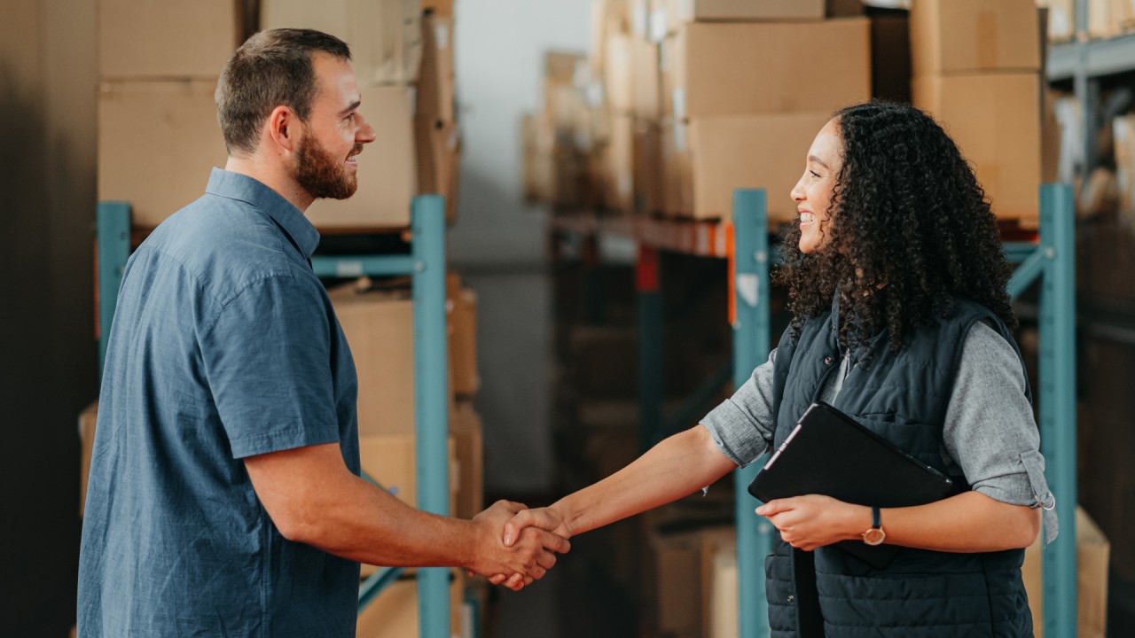 Six Factors to Consider when Choosing a Freight Broker Six Factors to Consider when Choosing a Freight Broker