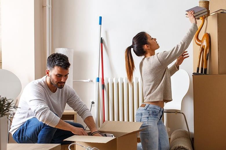 DIY Moving VS Hiring Professional Movers DIY Moving VS Hiring Professional Movers