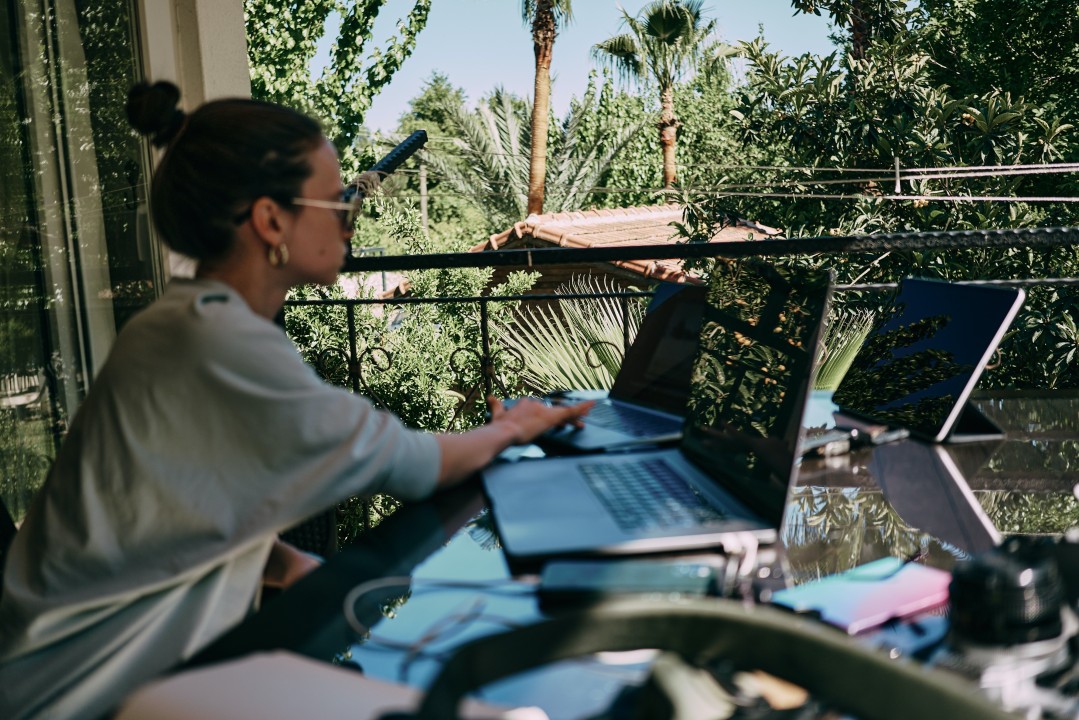 Embracing the Nomadic Future: Reshaping Work through Digital Nomadism 🌍💼 Embracing the Nomadic Future: Reshaping Work through Digital Nomadism 🌍💼