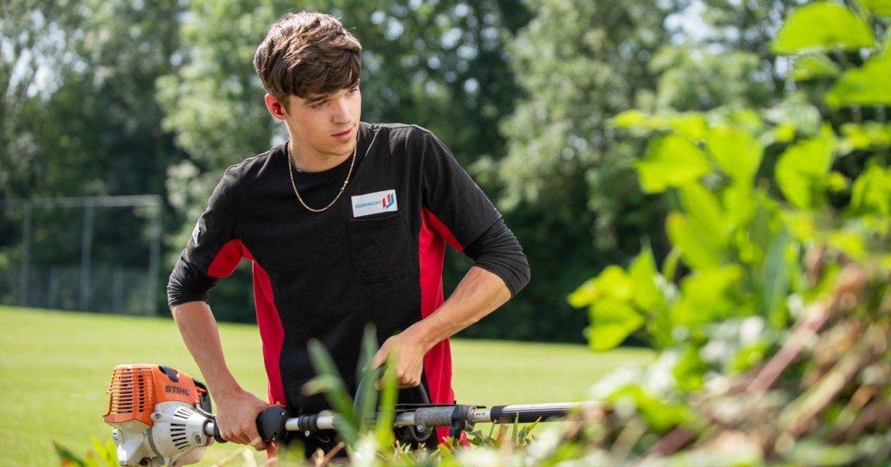 Succesverhaal van Alex, facilitair medewerker sportaccommodaties Succesverhaal van Alex, facilitair medewerker sportaccommodaties