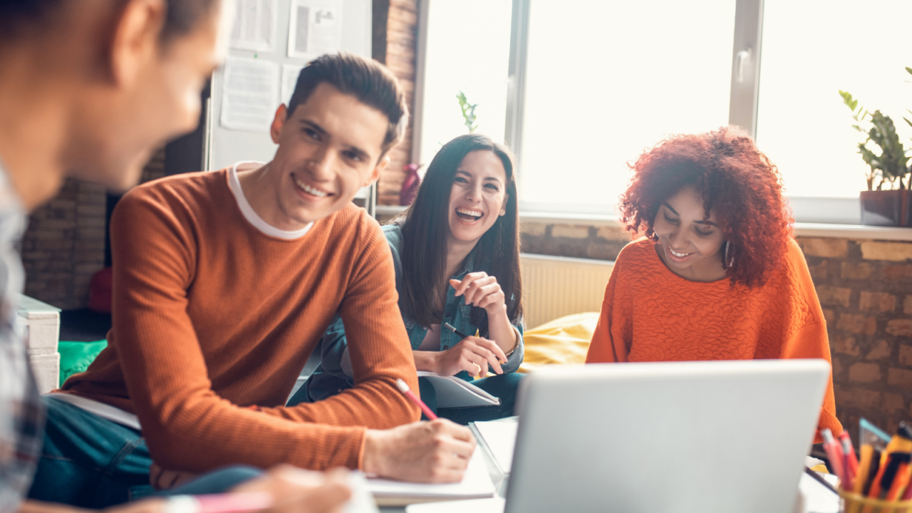 Unlocking Success: Choosing the Right Incubator Programme for Your Startup Unlocking Success: Choosing the Right Incubator Programme for Your Startup