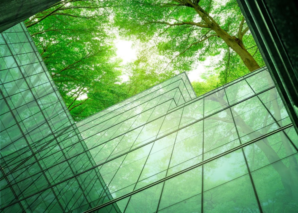 Maximizing Energy Efficiency in Commercial Buildings Maximizing Energy Efficiency in Commercial Buildings