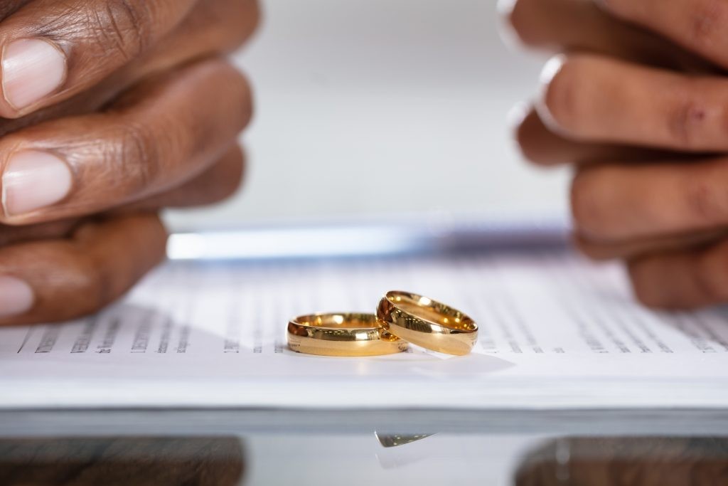 Navigating Divorce: Tips for Coping with the Challenges and Moving ... Navigating Divorce: Tips for Coping with the Challenges and Moving ...