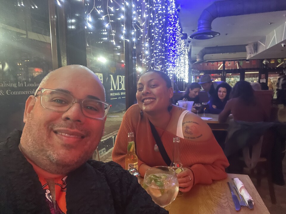 Navigating the Paradox of Loneliness: Finding Connection Amidst Anxiety Navigating the Paradox of Loneliness: Finding Connection Amidst Anxiety