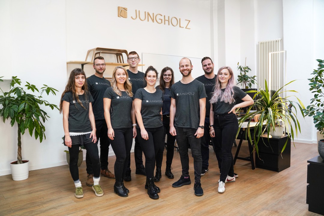 Holzhandwerk trifft E-Commerce – Dresdner Start-up JUNGHOLZ bestärkt ... Holzhandwerk trifft E-Commerce – Dresdner Start-up JUNGHOLZ bestärkt ...