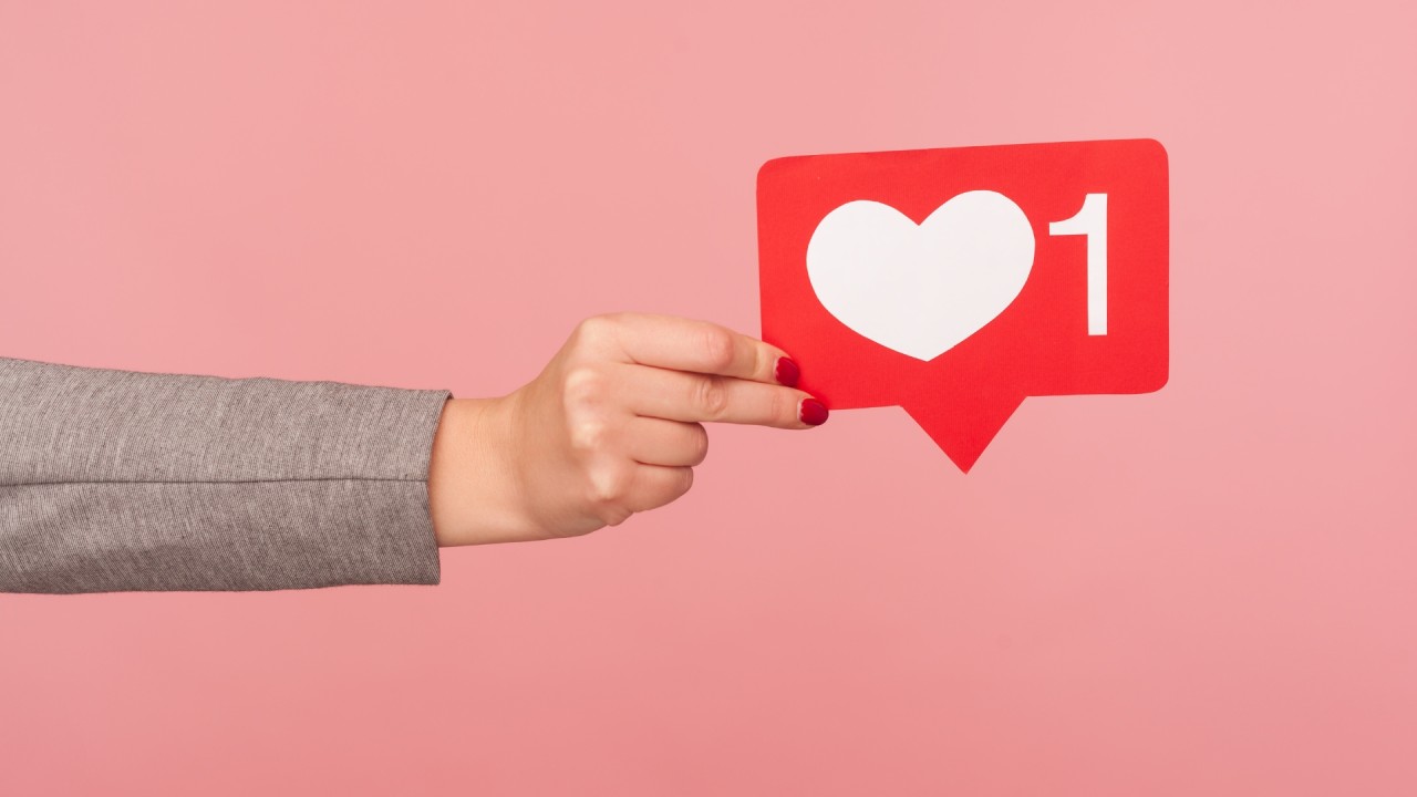 Decoding the Secrets of Viral Content Decoding the Secrets of Viral Content