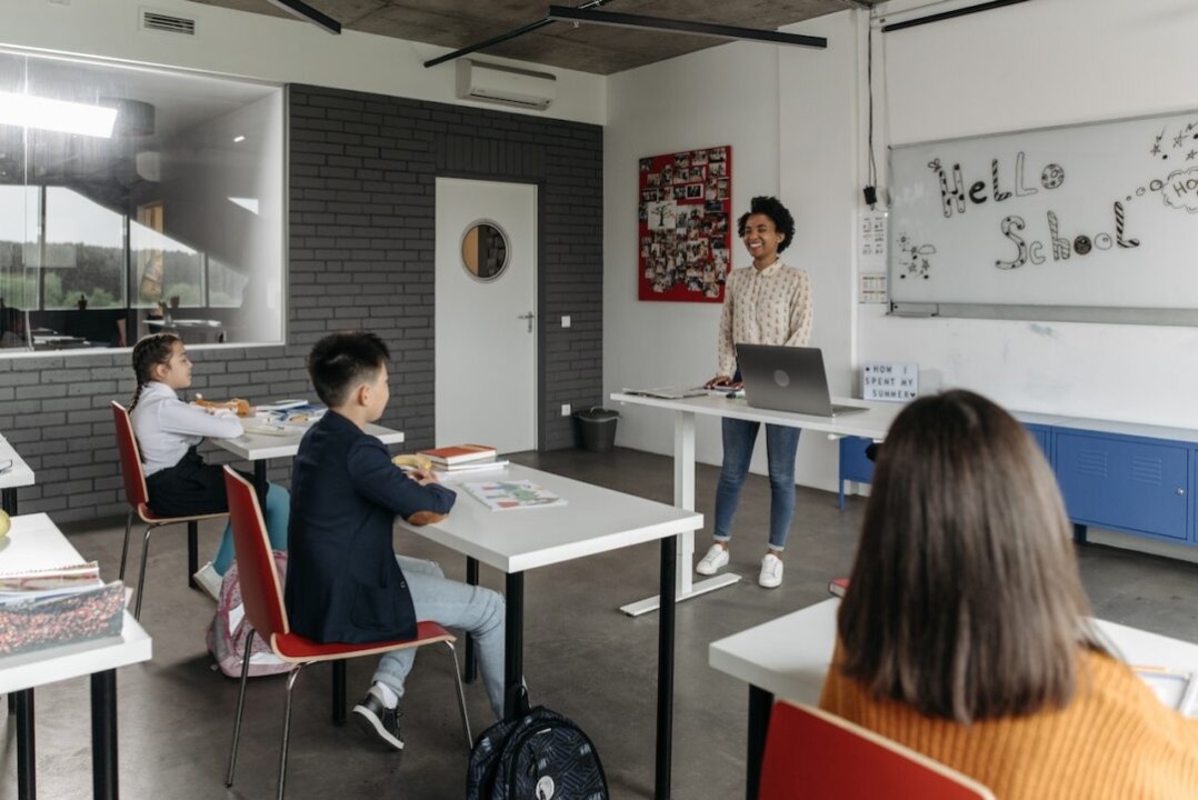 Managing Disruptive Behavior in the Classroom Managing Disruptive Behavior in the Classroom