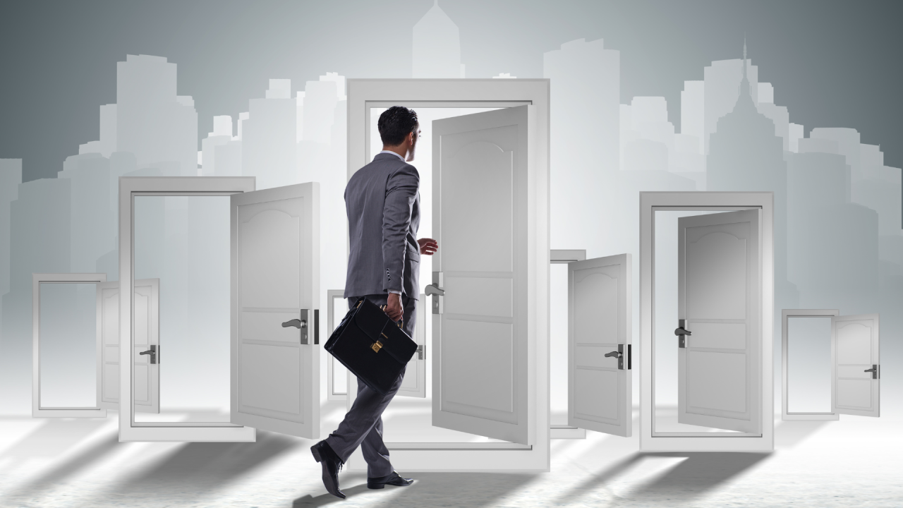 Navigating Career Transitions: Five Tips for Embracing Change and Success Navigating Career Transitions: Five Tips for Embracing Change and Success