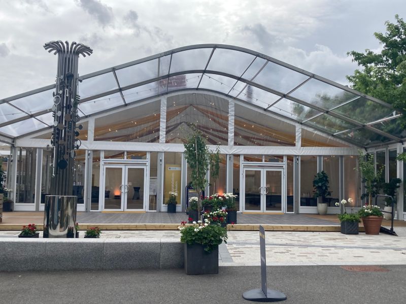 Michelle Dale MBA, BA (Hons) on LinkedIn: Graduation time - campus is ... Michelle Dale MBA, BA (Hons) on LinkedIn: Graduation time - campus is ...