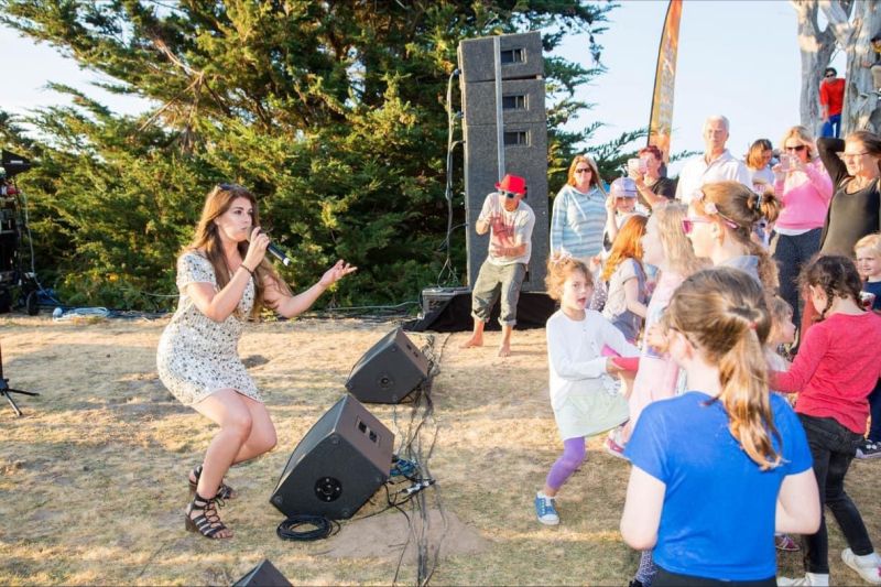Jessica Lloyd Chays on LinkedIn: The Jessica Lloyd Band are thrilled to ... Jessica Lloyd Chays on LinkedIn: The Jessica Lloyd Band are thrilled to ...