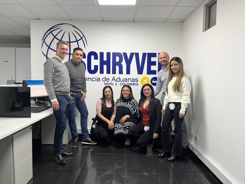 Carsten Schryver en LinkedIn: Visitando a Schryver de Colombia con las ... Carsten Schryver en LinkedIn: Visitando a Schryver de Colombia con las ...