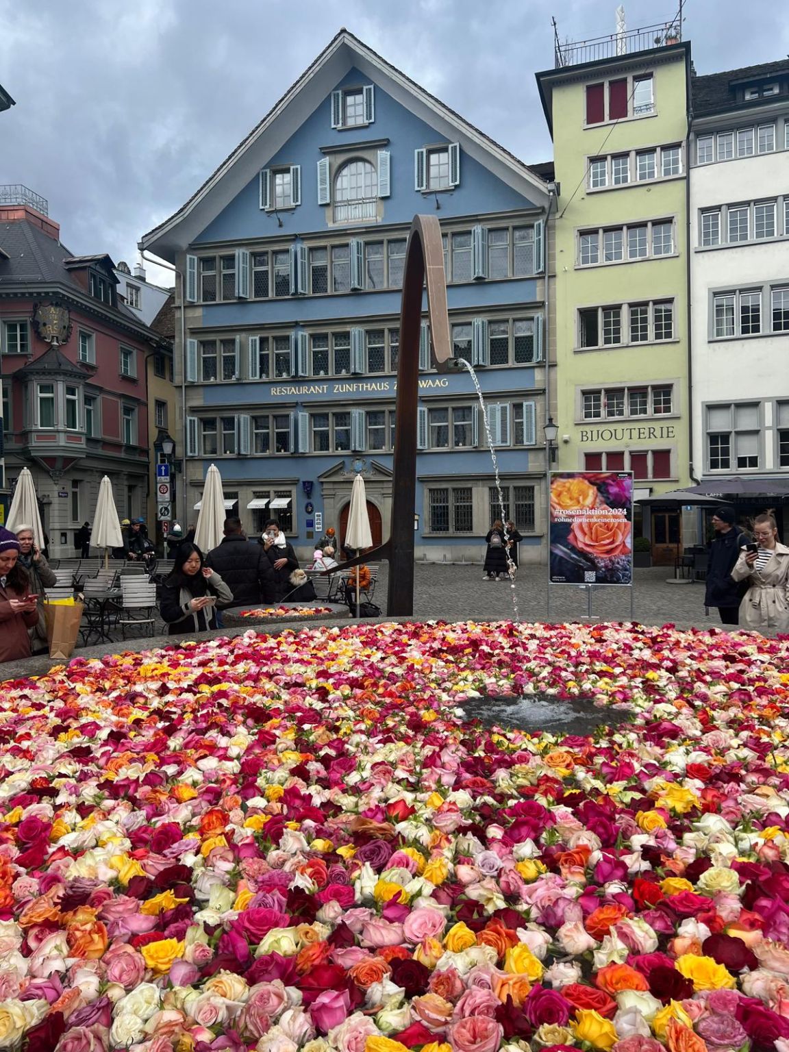 Albert Leiser auf LinkedIn: Wir sind auf Rosen 🌹 gebetet - schönes Bild ... Albert Leiser auf LinkedIn: Wir sind auf Rosen 🌹 gebetet - schönes Bild ...
