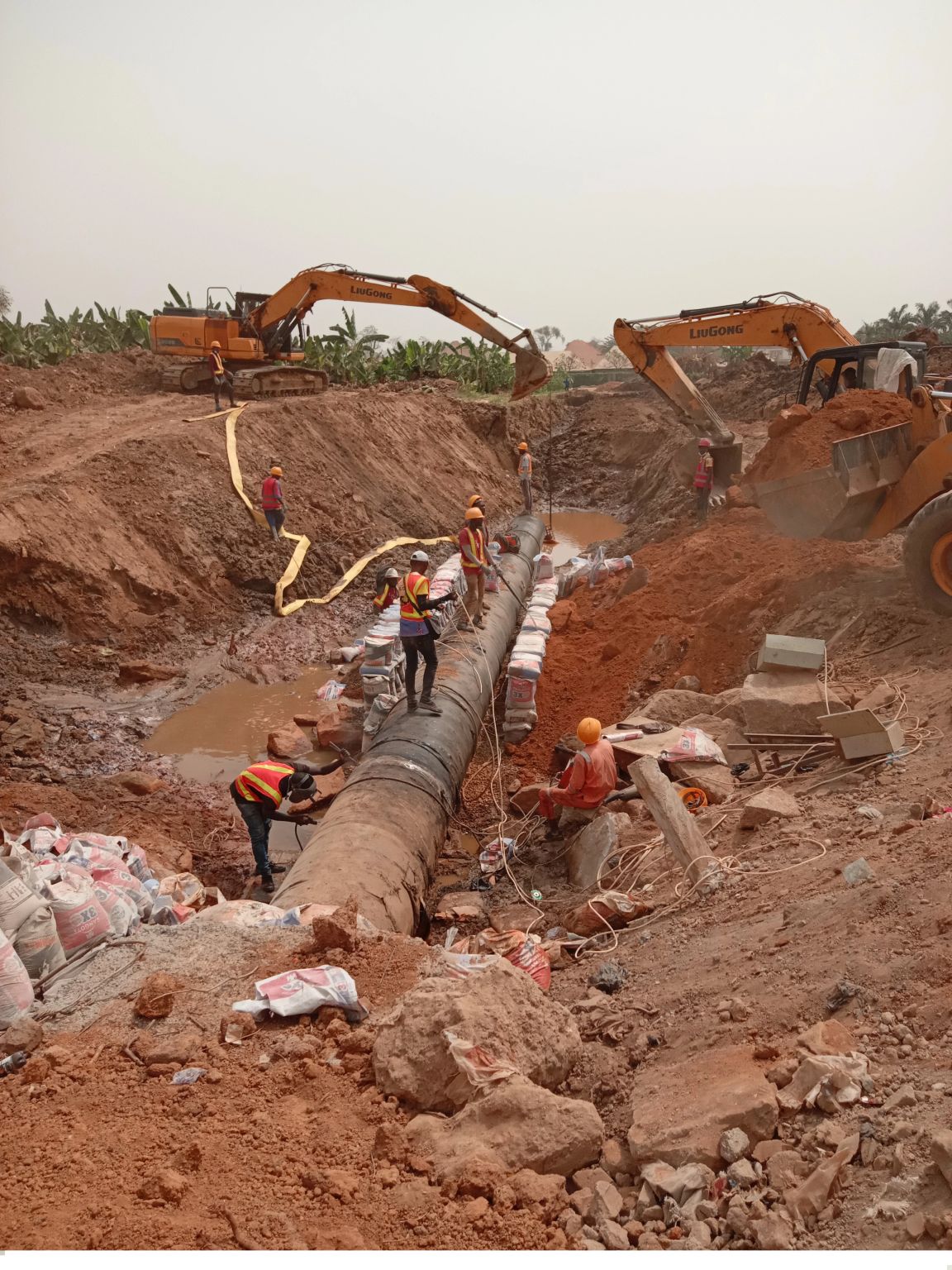 Ikechukwu Offie on LinkedIn: Laying of a steel pipe in a waterlogged ... Ikechukwu Offie on LinkedIn: Laying of a steel pipe in a waterlogged ...